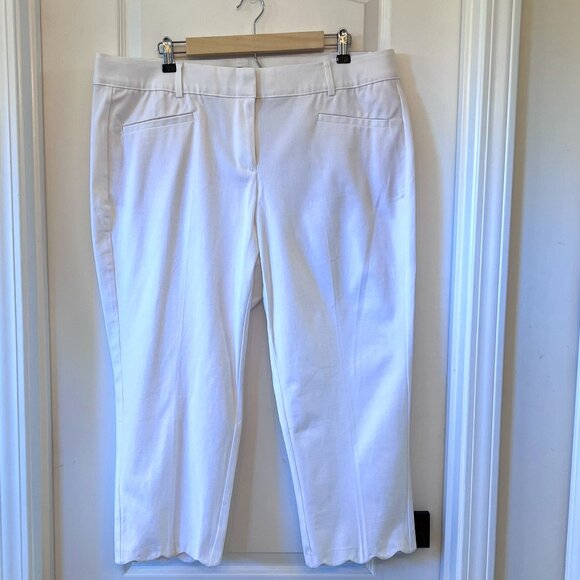 Lane Bryant | Pants & Jumpsuits | Lane Bryant Scalloped White Capri In ...